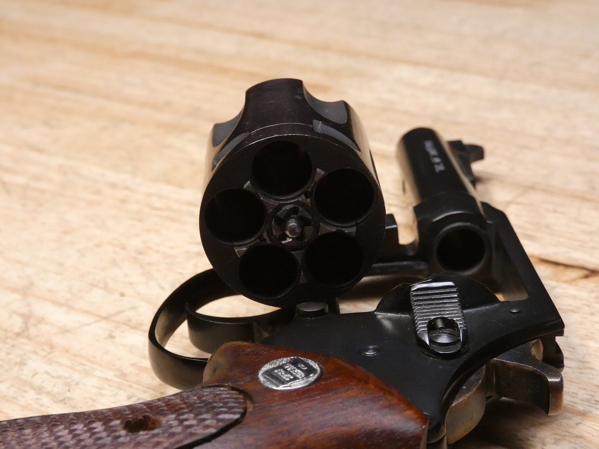 Charter Arms Police Bulldog – .44 SPL | D4 Guns