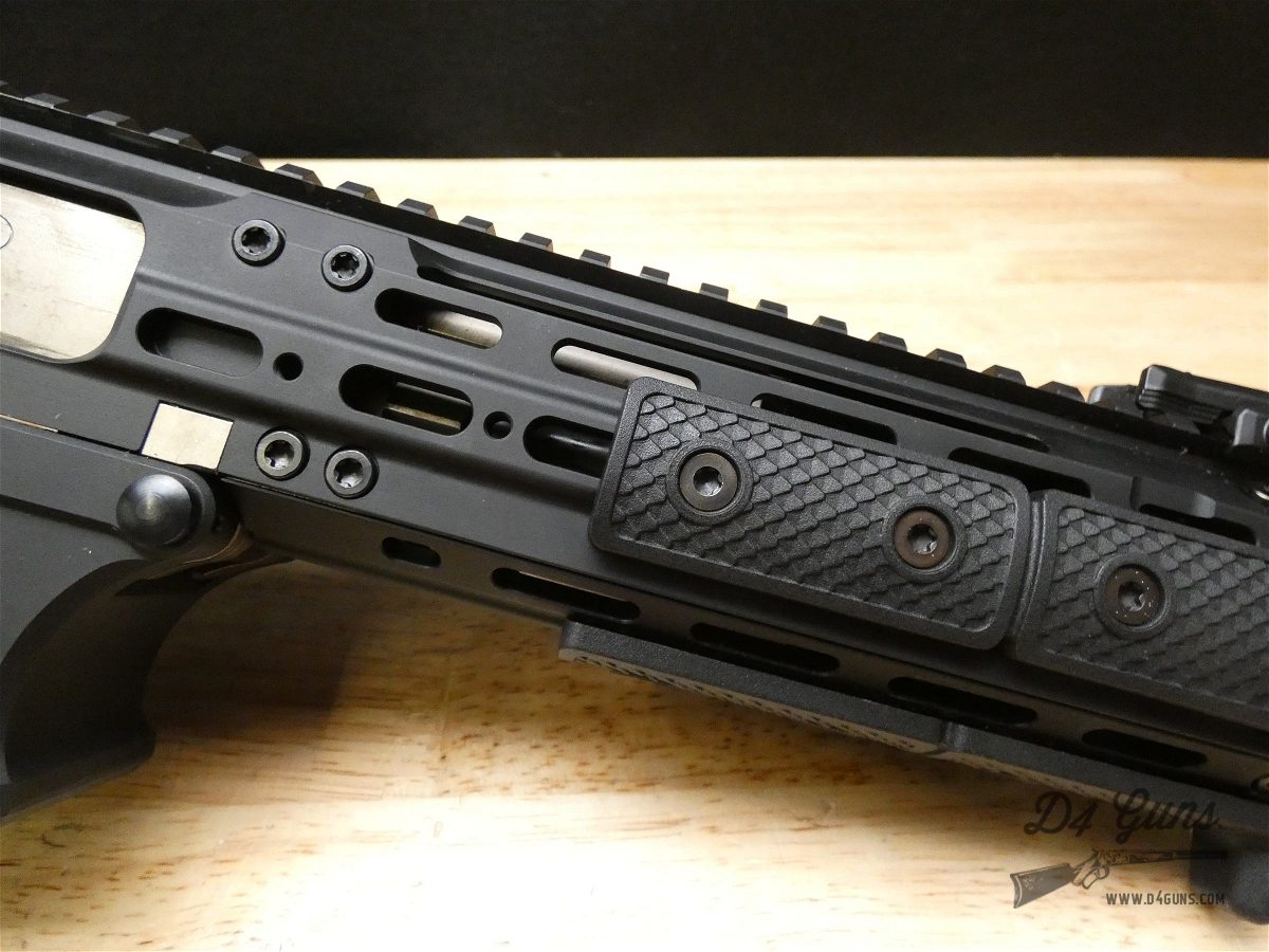LWRC SMG-45 - .45 ACP - w/ 5 Mags & Carrying Case - HK UMP Rival - LOOK ...