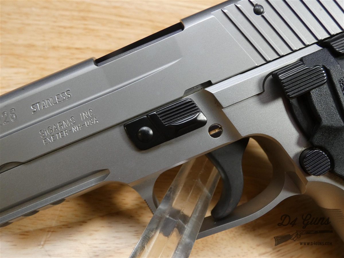 Sig Sauer P226 Stainless - .40 S&W - w/ 4 Mags + Case! - 226R - Semi ...