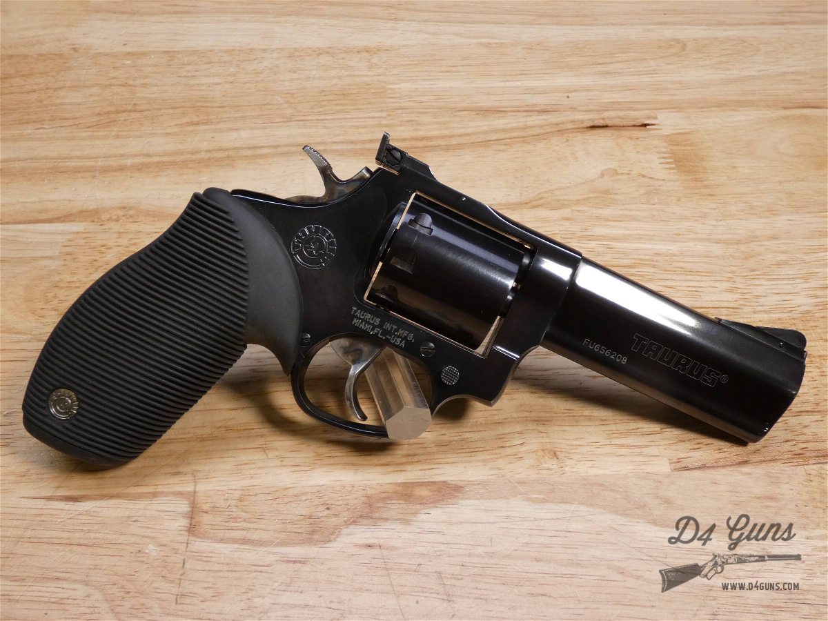 Taurus 992 Tracker - .22 Mag & .22 LR - Two Cylinders - w/ Hard Case ...