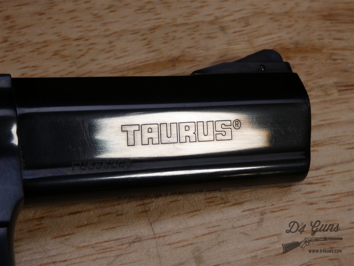 Taurus 992 Tracker - .22 Mag & .22 LR - Two Cylinders - w/ Hard Case ...
