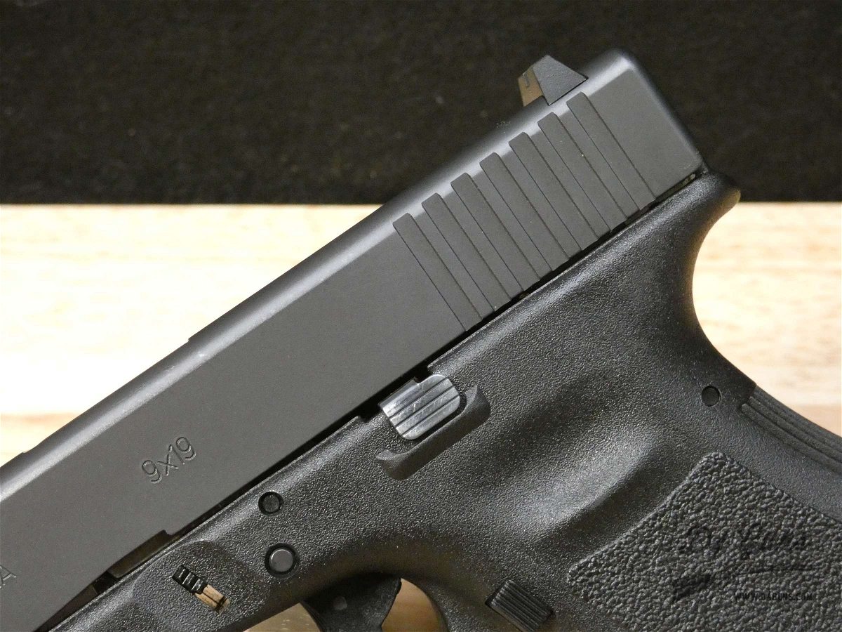 Glock 19 Gen3 - 9mm - CCW - Austrian Made - w/ OG Case & 2 Mags! - Semi Auto Pistols at ...