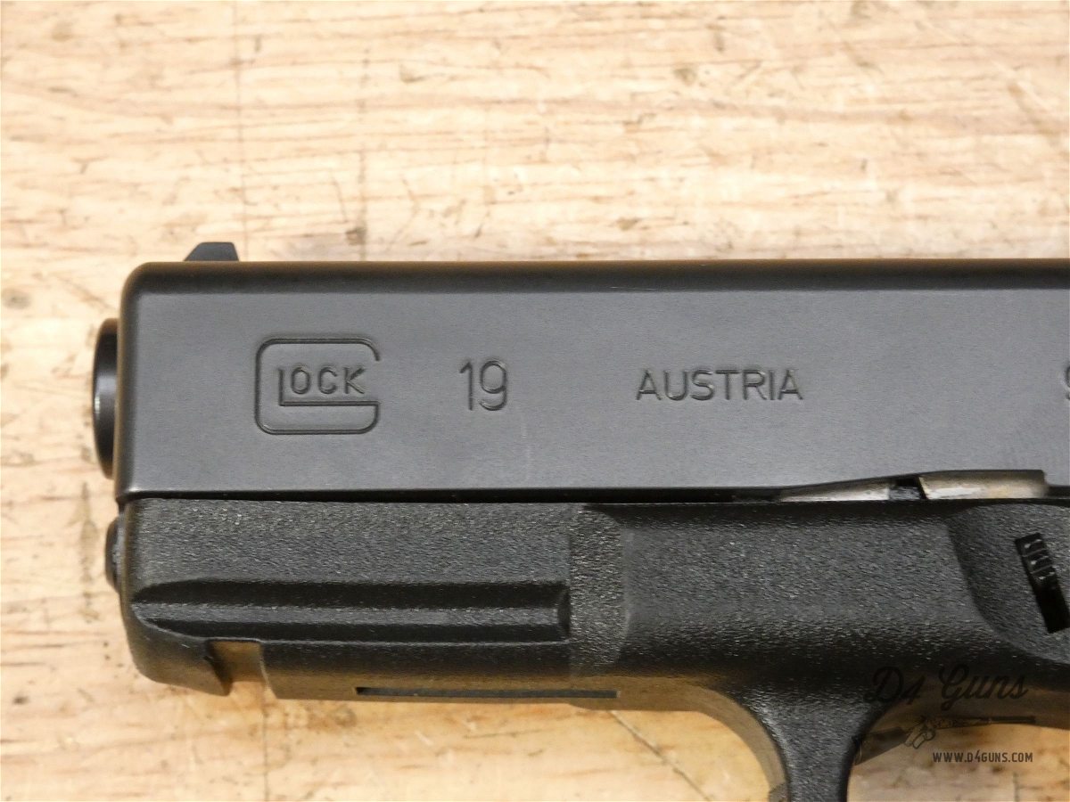Glock 19 Gen3 - 9mm - CCW - Austrian Made - w/ OG Case & 2 Mags! - Semi ...