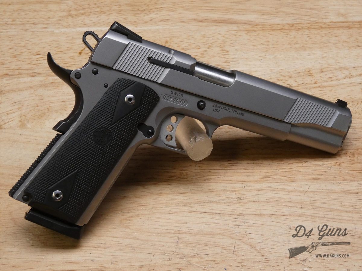 Smith & Wesson SW1911 - .45 ACP - Stainless - 2 Mags - S&W 1911 - Semi ...