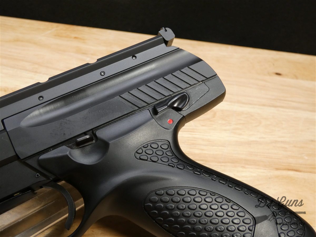 Beretta U22 NEOS - .22 LR - OG Case + 2 Mags - Plinking Pistol - XLNT ...