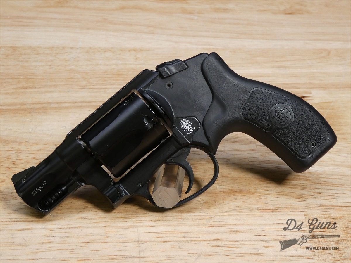 Smith & Wesson Bodyguard 38 - .38 SPL +P - S&W BG38 - W/ Laser - Snub ...