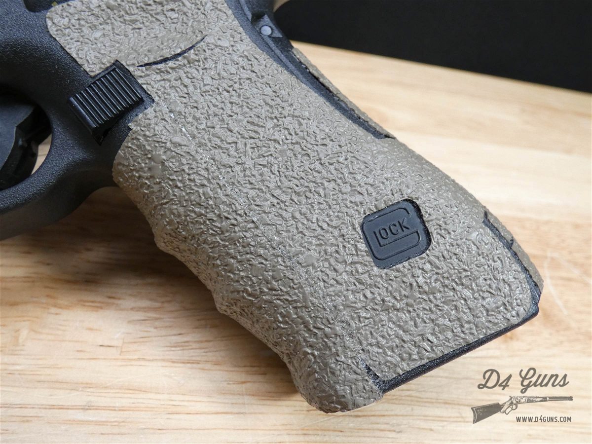 Glock 17 Gen 4 - 9mm - G17 - Custom Barrel & Talon Grips - Taran ...