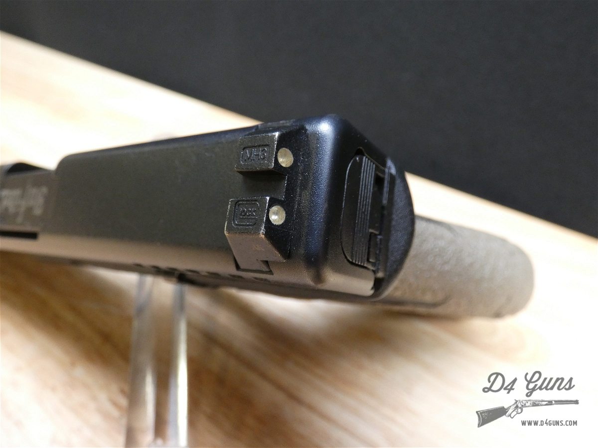 Glock 17 Gen 4 - 9mm - G17 - Custom Barrel & Talon Grips - Taran ...