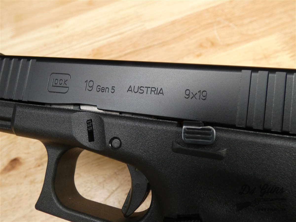 Glock 19 Gen5 - 9mm - CCW - Austria - G19 - w/ Case & 3 Mags + More ...