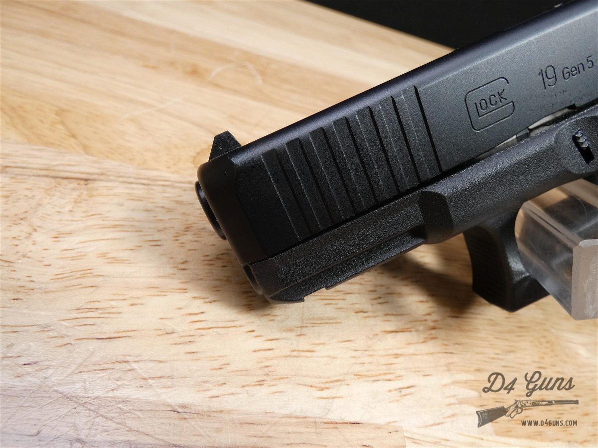 Glock 19 Gen5 - 9mm - CCW - Austria - G19 - w/ Case & 3 Mags + More ...