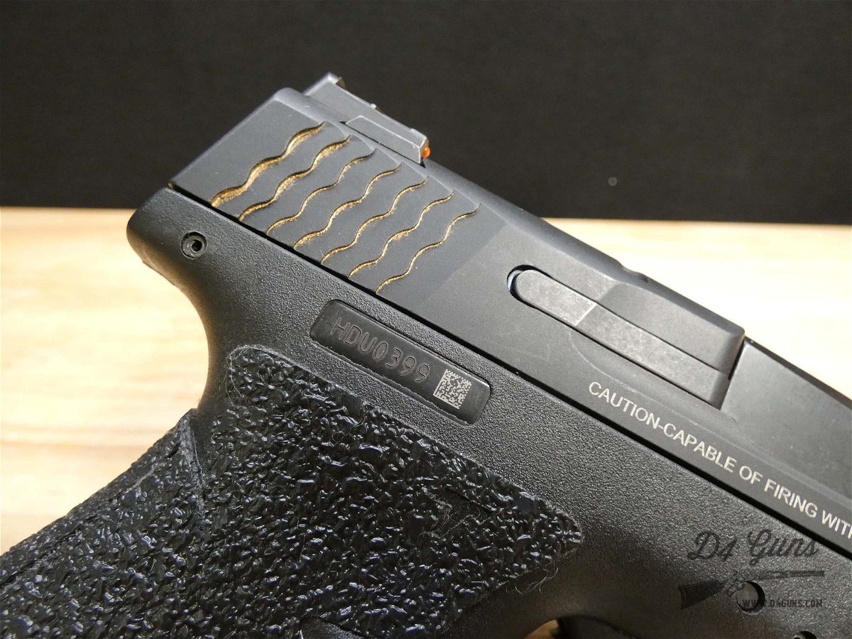 Smith and Wesson M&P 40 Shield - .40 S&W - Performance Center - w/ Mag ...