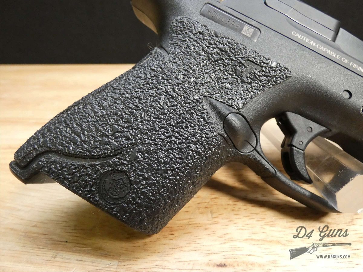 Smith and Wesson M&P 40 Shield - .40 S&W - Performance Center - w/ Mag ...
