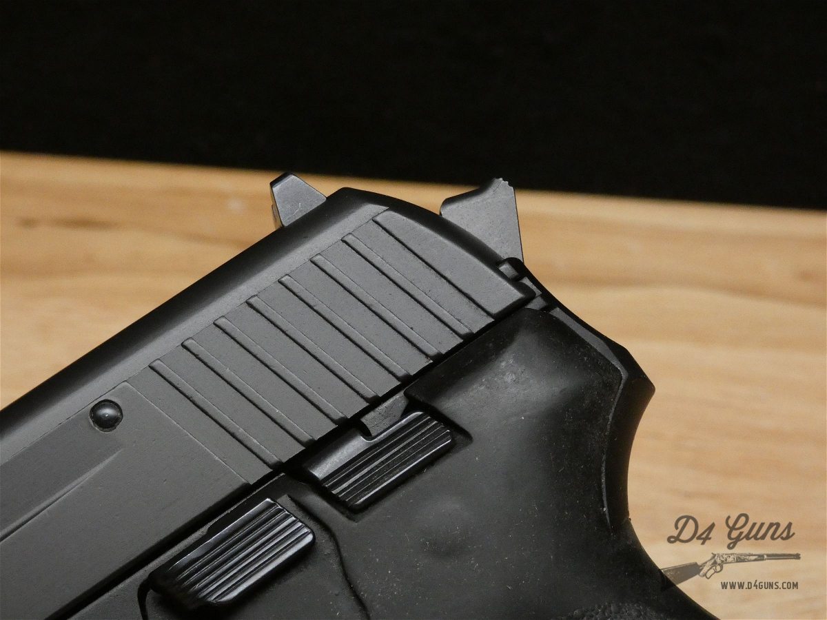 Sig Sauer Model P239 - .357 Sig - w/ Extra .40 S&W Barrel + 4 Mags ...