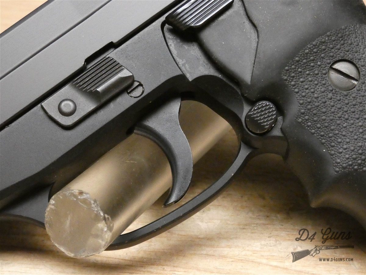 Sig Sauer Model P239 - .357 Sig - w/ Extra .40 S&W Barrel + 4 Mags ...