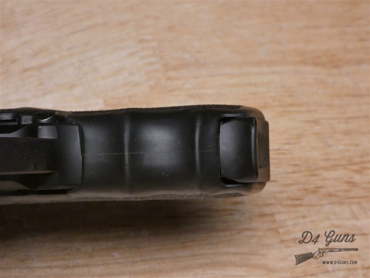 Sig Sauer Model P239 - .357 Sig - w/ Extra .40 S&W Barrel + 4 Mags ...