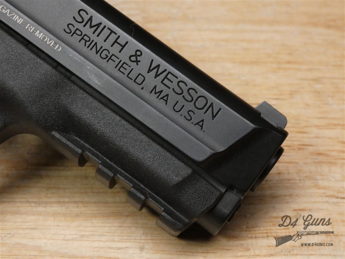 Smith & Wesson M&P40 - .40 S&W - S&W M&P 40 - w/ OG Case + More! - LOOK ...