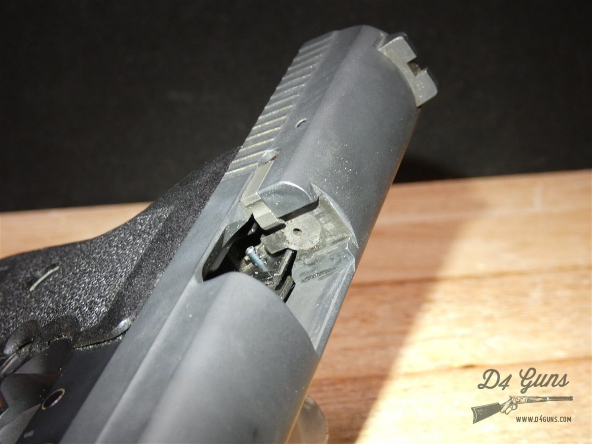 Sig Sauer P239 - 9mm - 239 - CCW - SA/DA - Decocker - w/ Case & Mags ...