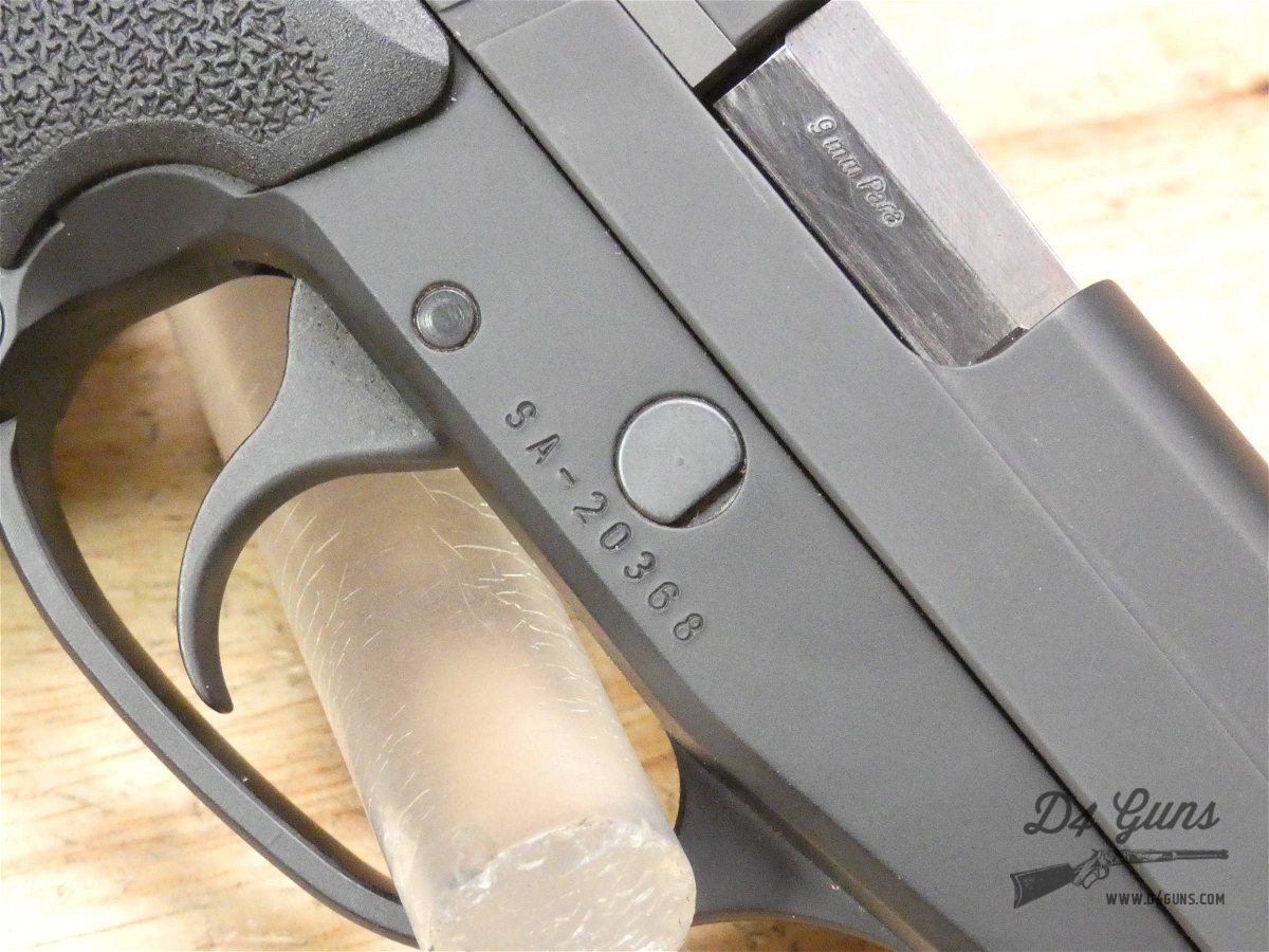 Sig Sauer P239 - 9mm - 239 - CCW - SA/DA - Decocker - w/ Case & Mags ...