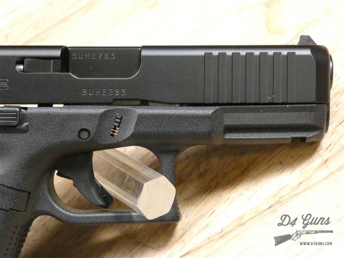 Glock 19 Gen 5 - 9mm - CCW - Austria - G19 - w/ Case & 4 Mags - LIKE ...
