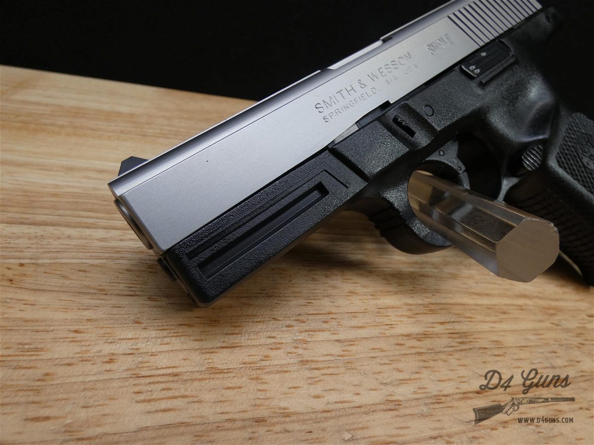 Smith & Wesson SW9VE Stainless - 9mm - CCW - S&W SW9 - w/ Case & Mags ...