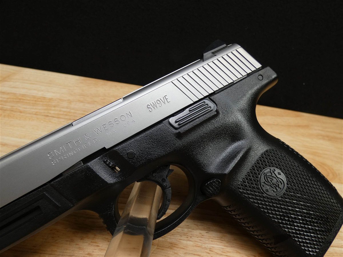 Smith & Wesson SW9VE Stainless - 9mm - CCW - S&W SW9 - w/ Case & Mags ...