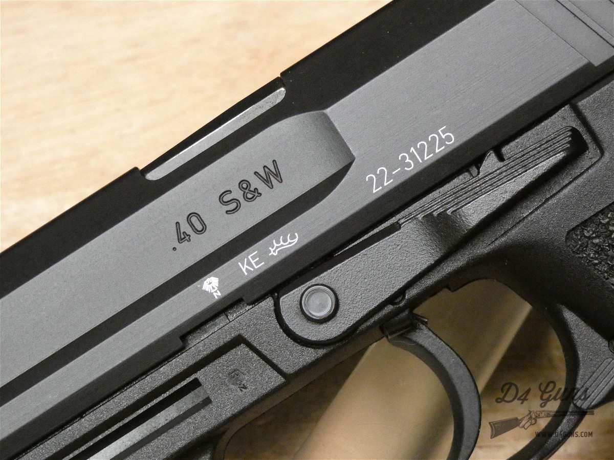 Heckler & Koch USP40 - .40 S&W - H&K USP 40 - MFG 1994 - OG Case - XLNT ...