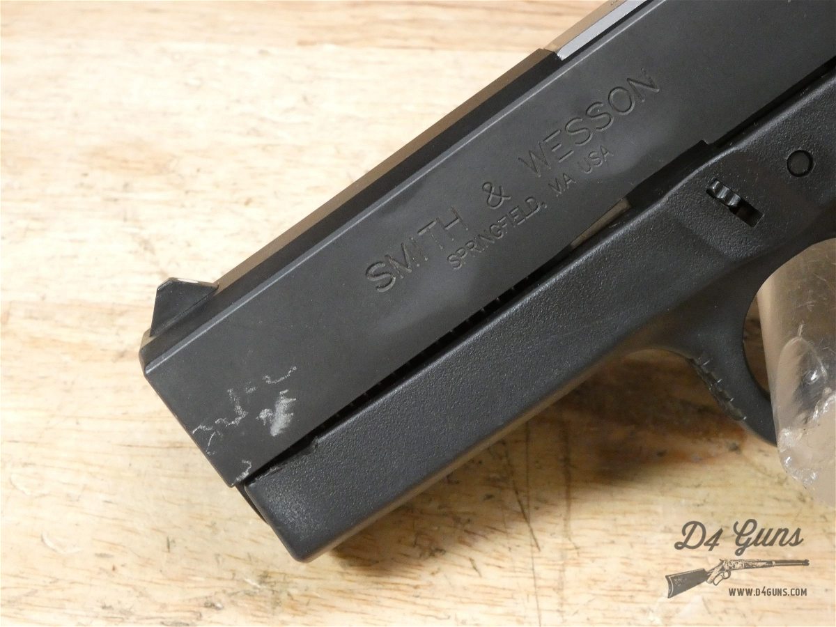 Smith & Wesson SW40C - .40 S&W - Sigma - S&W - CCW - SW-40C - w/ 2 Mags ...