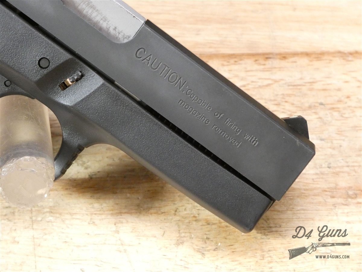 Smith & Wesson SW40C - .40 S&W - Sigma - S&W - CCW - SW-40C - w/ 2 Mags ...