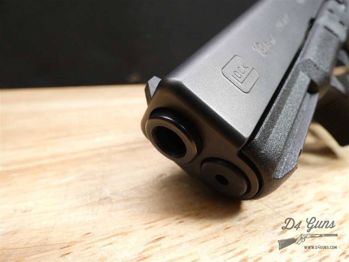 Glock 19 Gen 4 - 9mm - G19 - w/ Case & 7 Mags - CCW - 19 - XNLT ! - Semi Auto Pistols at ...