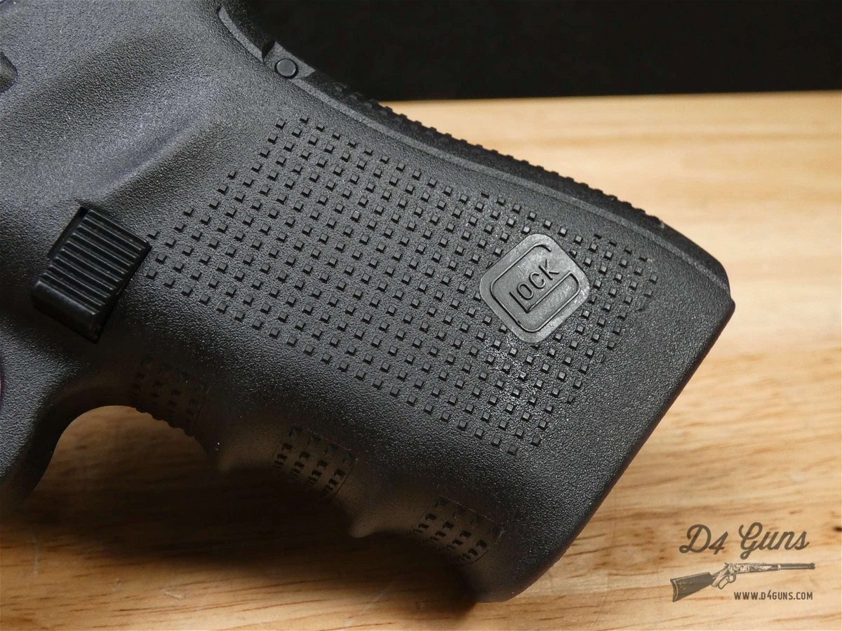 Glock 19 Gen 4 - 9mm - G19 - w/ Case & Mag - CCW - 19 - XNLT ! - Semi ...