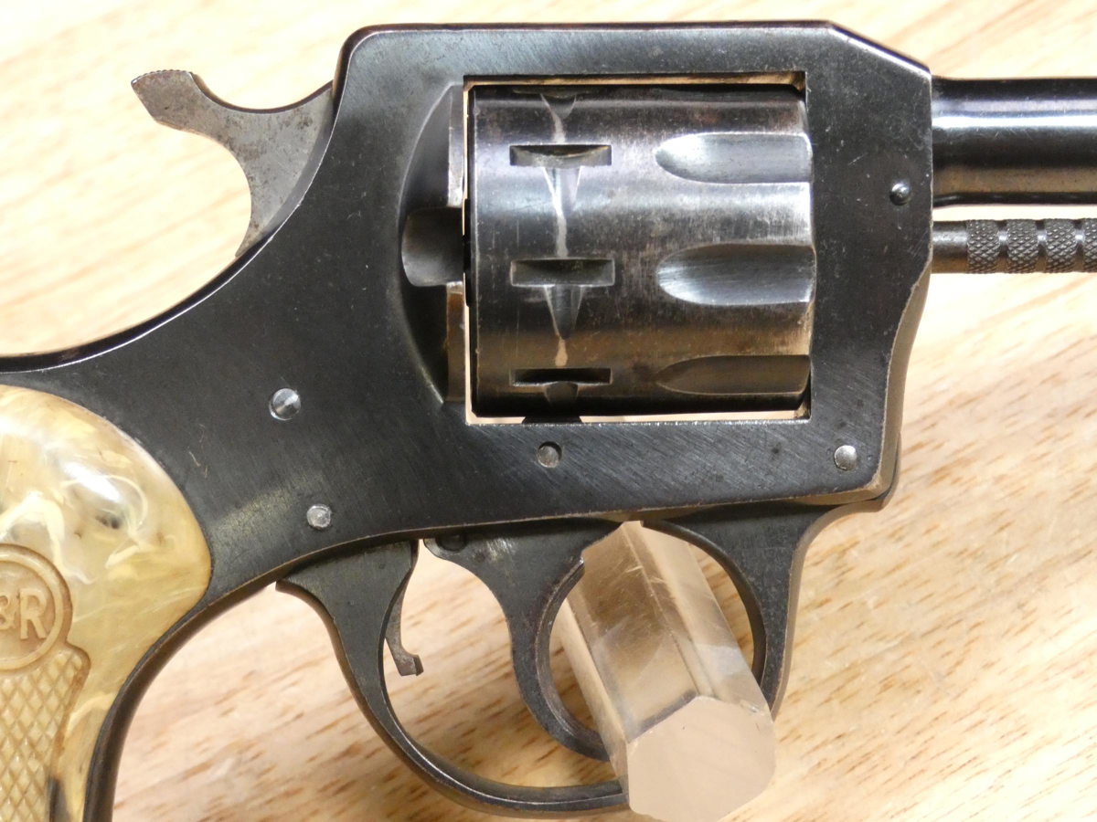 H&R Model 922 - .22 LR - 9 Shot Revolver - Harrington & Richardson ...
