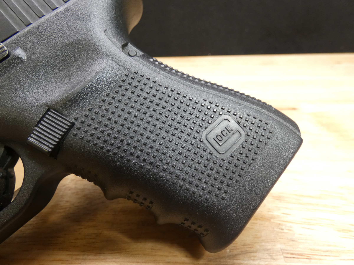 Glock 19 Gen 4 - 9mm - G19 - w/ Case & 3 Mags - CCW - 19 - Semi Auto ...