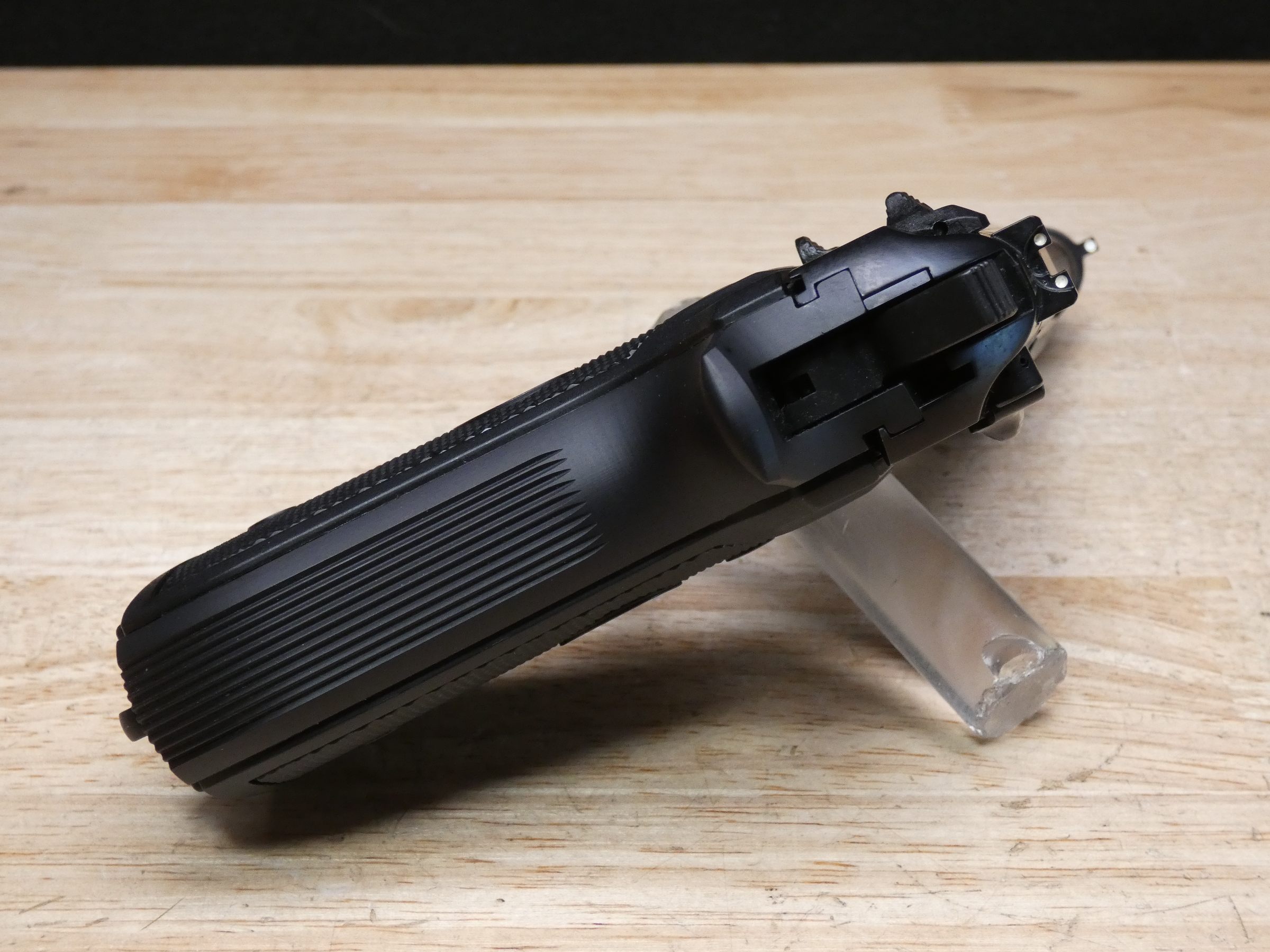 Beretta 92FS - 9mm - MFG 2021 - 92 FS - M9 - Case & 2 Mags - CA ...